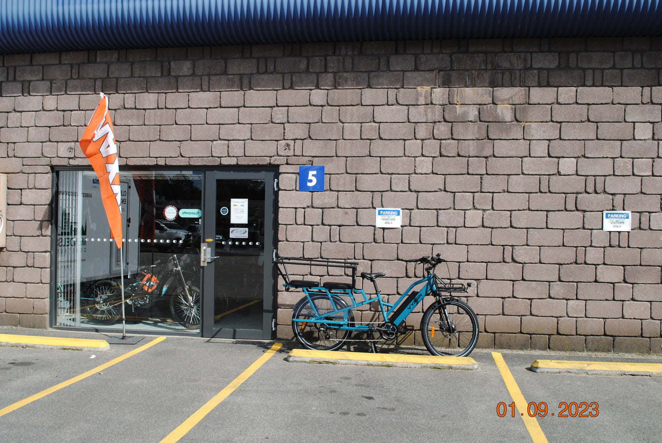 VYRON Haz-E Electric cargo bike – Tas Electric Vehicles